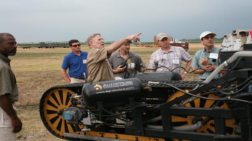 Midwest Labs Rep Shares Automated Soil Sampling Tech Tips - Global Ag ...